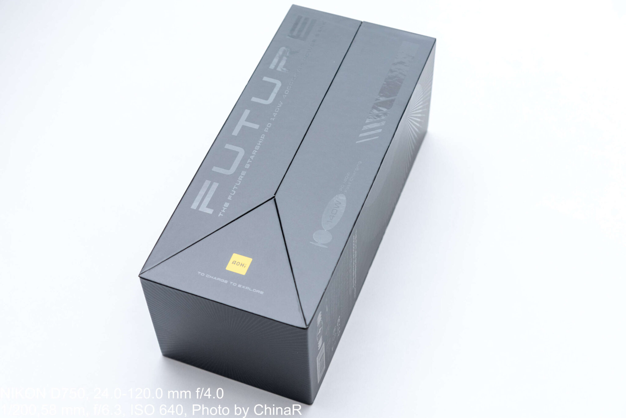 【AOHi The Future Starship】最大入出力140Wで圧倒的なパワーと40000mAhの大容量を確保したモバイルバッテリー ...